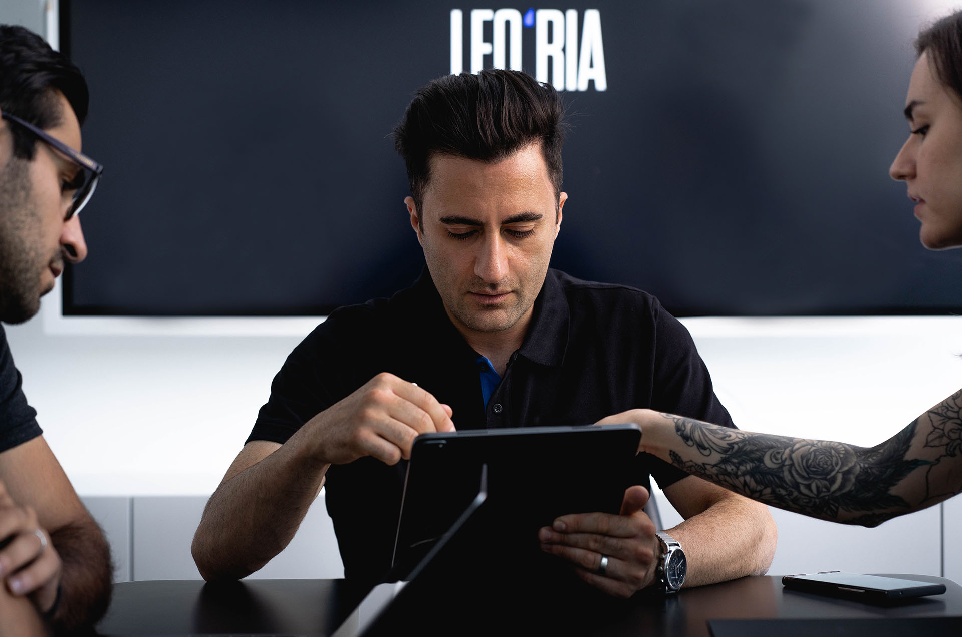 LEO'RIA - Über uns | Design & Branding Agentur Frankfurt seit 2016